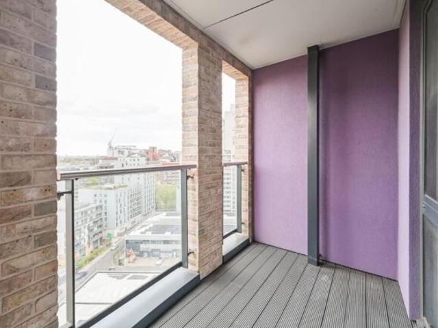 2 bedroom flat for rent in Canary Wharf, London, E14