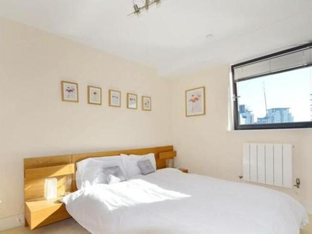 2 Bedroom Flat For Rent In Canary Wharf, London