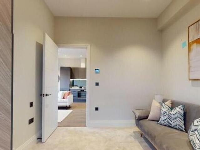 2 Bedroom Flat For Rent In Canary Wharf, London