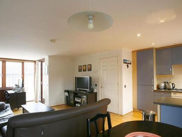 2 Bedroom Flat For Rent In Canary Wharf, London