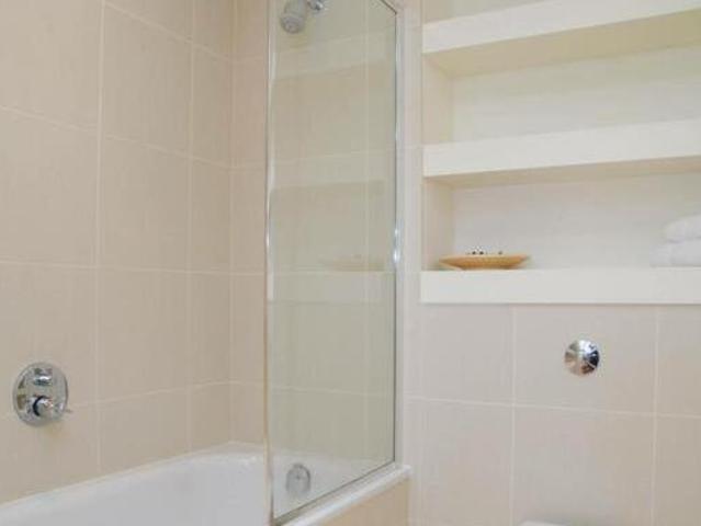 2 Bedroom Flat For Rent In Canary Wharf, London