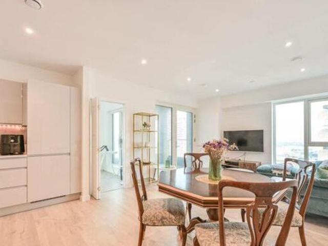 2 Bedroom Flat For Rent In Canning Town, London