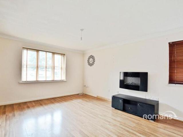2 bedroom flat for rent in Cannon Gate, Slough, SL2