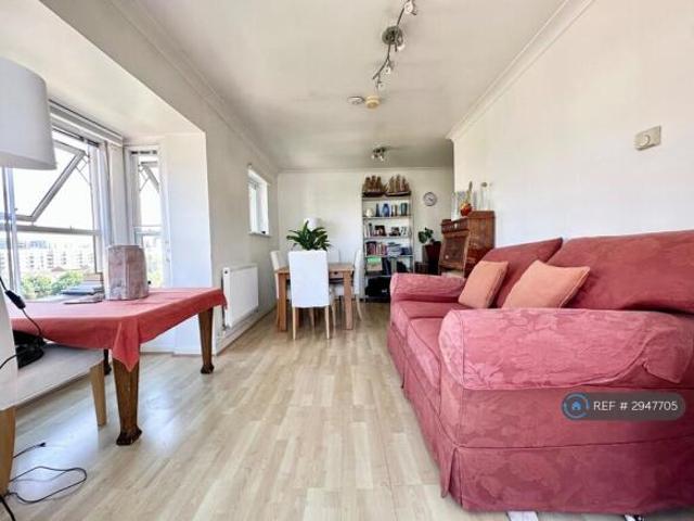 2 bedroom flat for rent in Caernarvon House, London, E16