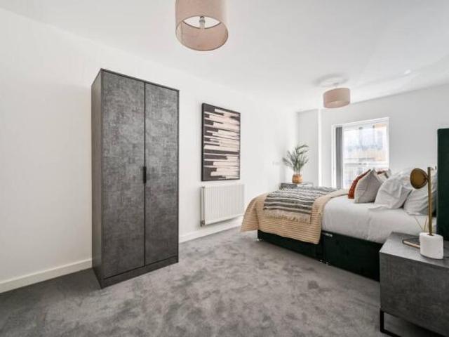 2 bedroom flat for rent in Calvary Court, Woolwich, SE18