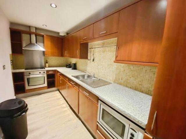 2 bedroom flat for rent in Calverley Street, Leeds, LS1