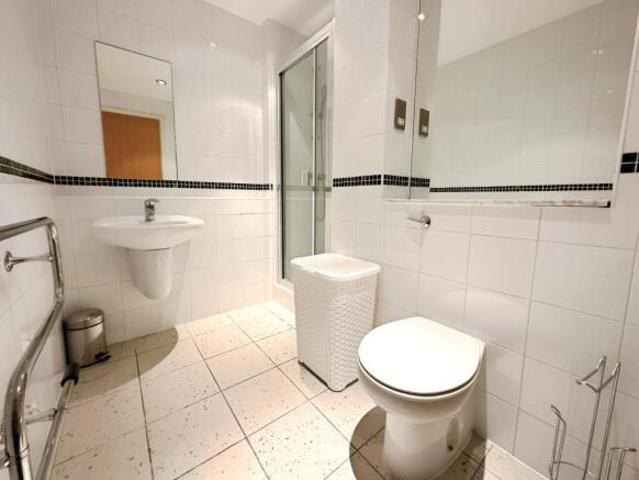 2 bedroom flat for rent in Calverley Street, Leeds, West Yorkshire, LS1
