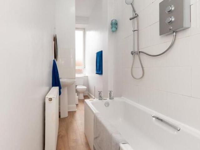 2 bedroom flat for rent in Calder Street, Flat 1 2, Govanhill, Scotland, G42 7QP, G42