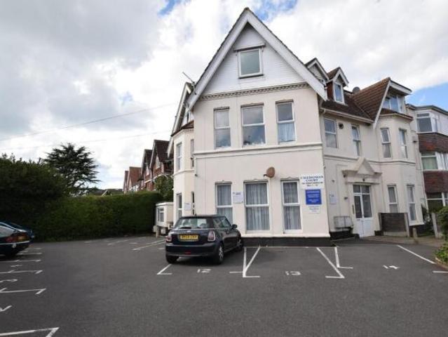 2 bedroom flat for rent in Caledonian Court, Christchurch Road, Bournemouth, BH1
