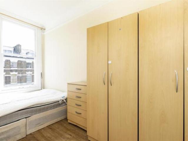 2 bedroom flat for rent in Caledonian Road, N7