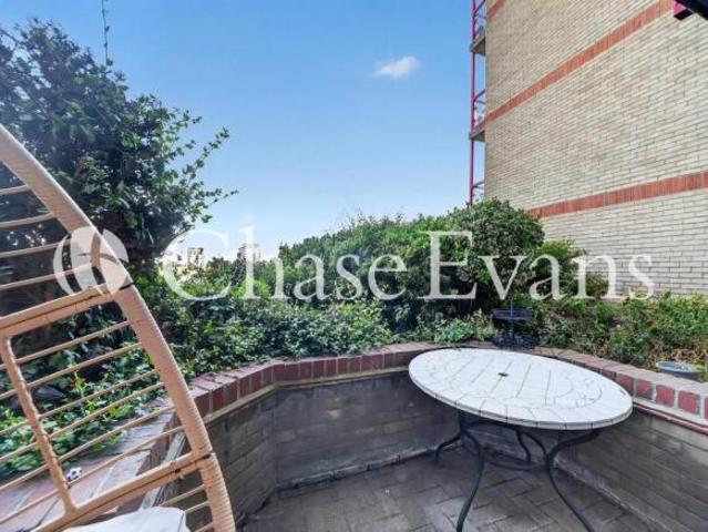 2 bedroom flat for rent in Caledonian Wharf, Saunders Ness Road, Isle Of Dogs, London, E14