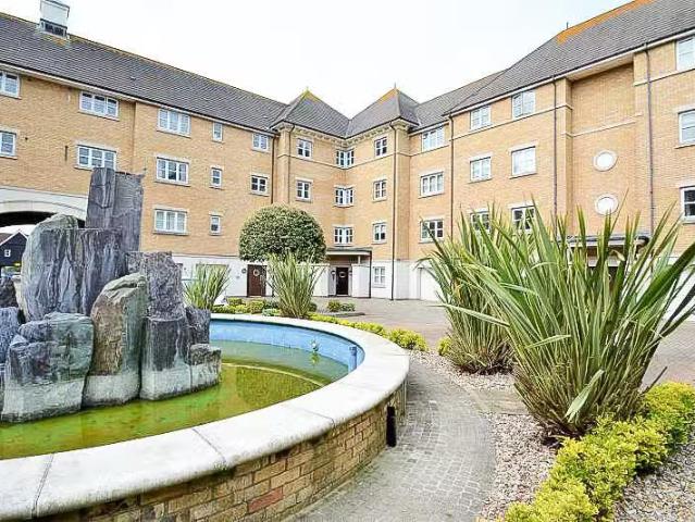 2 bedroom flat for rent in Callao Quay, Eastbourne, East Susin.