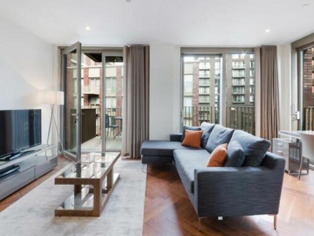 2 bedroom flat for rent in Capital Building, Embassy Gardens, London, SW11