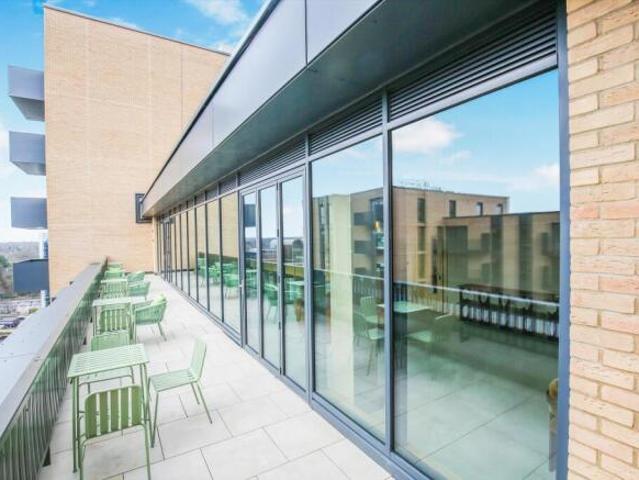2 bedroom flat for rent in Capital Interchange Way, Brentford, TW8