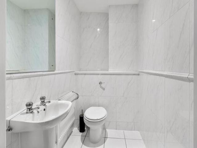 2 bedroom flat for rent in Capricorn Place, Hotwell Road, BS8