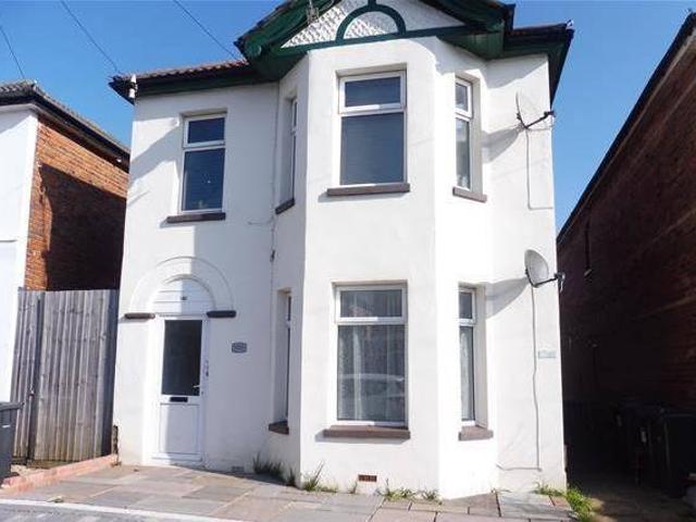 2 bedroom flat for rent in Capstone Road BOURNEMOUTH BH8