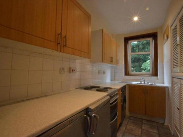 2 bedroom flat for rent in Cartside Street, Battlefield, Glasgow, G42