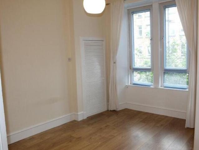 2 bedroom flat for rent in Cartvale Road, Langside, Glasgow, G42