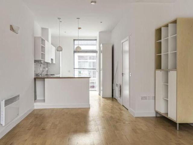 2 bedroom flat for rent in Carysfort Road, Stoke Newington, N16