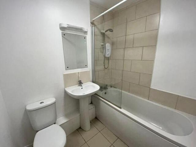 2 bedroom flat for rent in Cardiff Road, Luton, Bedfordshire, LU1