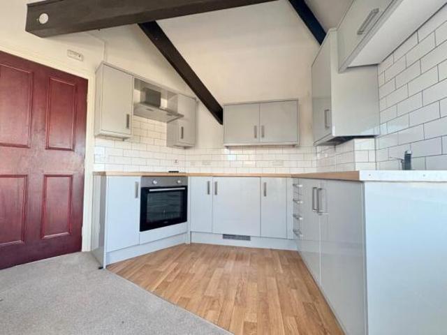 2 bedroom flat for rent in Cardigan Road, Headingley, Leeds, LS6