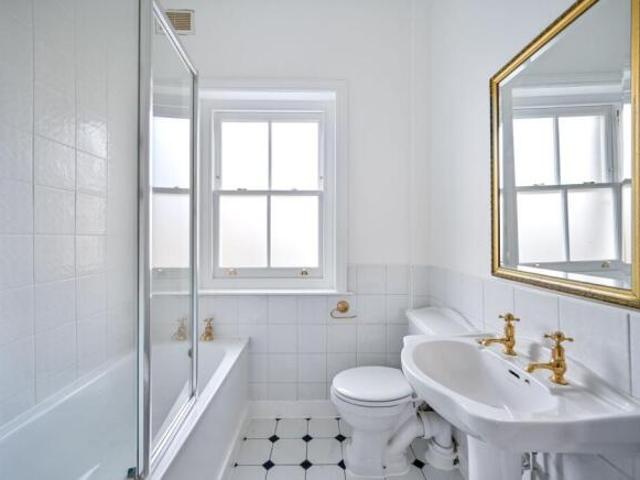 2 bedroom flat for rent in Cardigan Road, Richmond, TW10