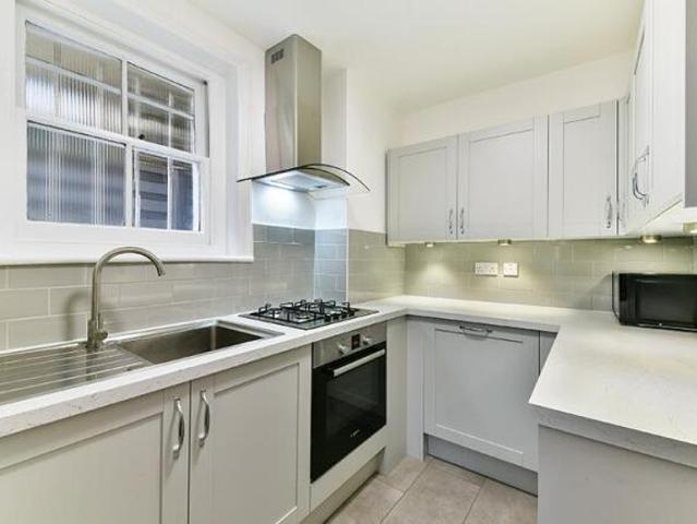 2 bedroom flat for rent in Cardigan Road, Richmond, TW10