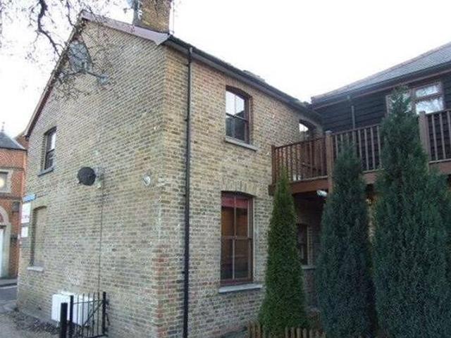 2 bedroom flat for rent in Careless Court Bishops Stortford CM23