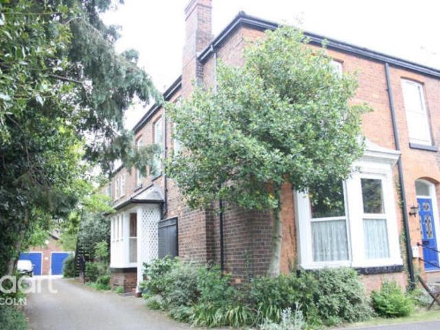 2 bedroom flat for rent in Carholme Road, Lincoln, LN1