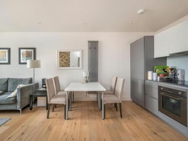 2 bedroom flat for rent in Carlow Street, London NW1
