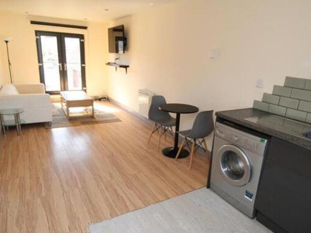 2 Bedroom Flat For Rent In Carlton, Nottingham
