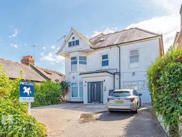 2 bedroom flat for rent in Carlton Road, Bournemouth, BH1 3, BH1