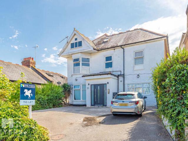2 bedroom flat for rent in Carlton Road, Bournemouth, BH1 3, BH1