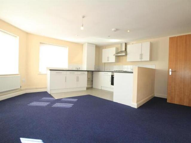 2 bedroom flat for rent in Carlton Road, Nottingham, NG3