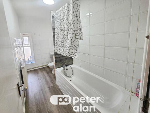 2 bedroom flat for rent in Carlton Terrace, Swansea, SA1