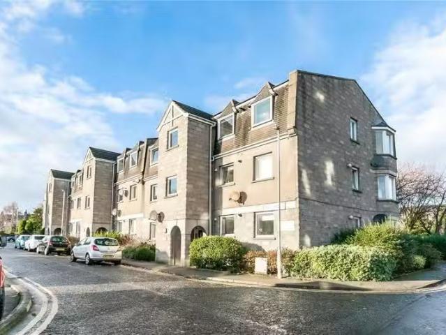 2 bedroom flat for rent in Caroline Apartments, Forbes Street.