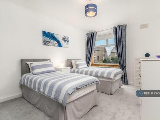2 bedroom flat for rent in Carrick Knowe Avenue, Edinburgh, EH12