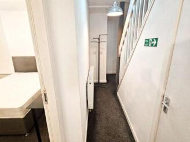 2 bedroom flat for rent in Carrill Grove, Levenshulme, Manchester, M19