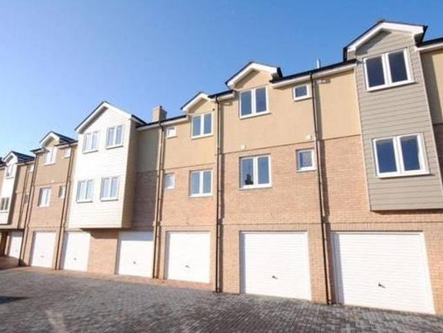 2 bedroom flat for rent in Castle Court Trinity Street Bishops Stortford CM23