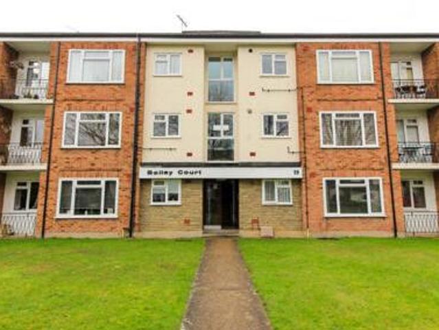 2 Bedroom Flat For Rent In Castle Avenue, Highams Park