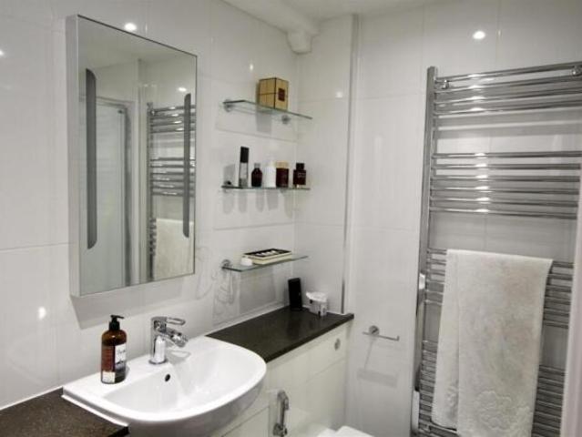 2 bedroom flat for rent in Castle Boulevard, Nottingham, Nottinghamshire, NG7