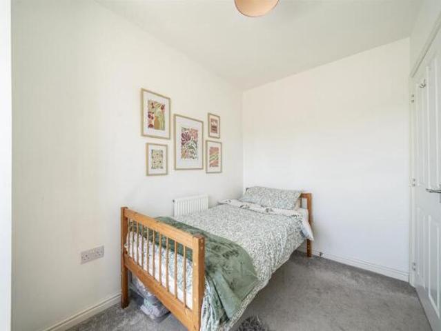 2 bedroom flat for rent in Castle Drive, Margate, CT9