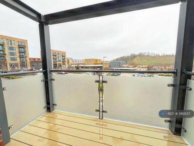 2 bedroom flat for rent in Castle Hill, Ebbsfleet Valley, Swanscombe, DA10
