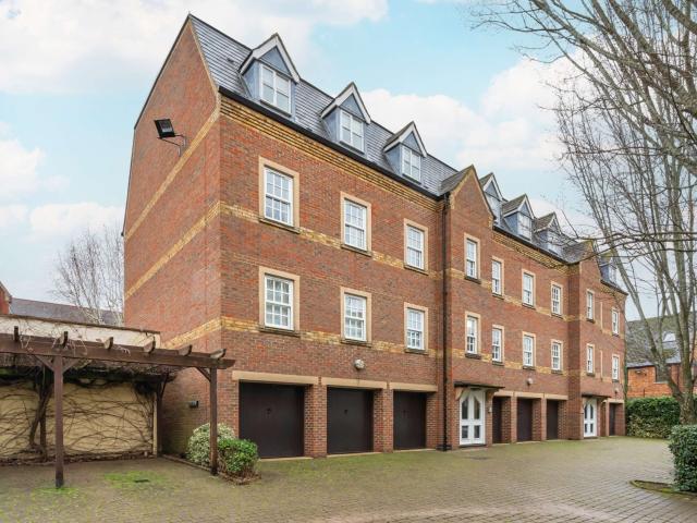 2 bedroom Flat for rent in Castle Mews St. Thomas Street, Oxford, Oxfordshire, OX1