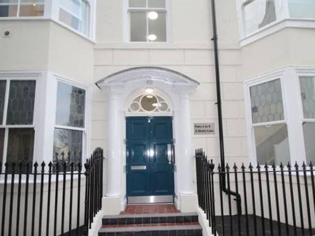 2 bedroom flat for rent in Castle Square Brighton BN1