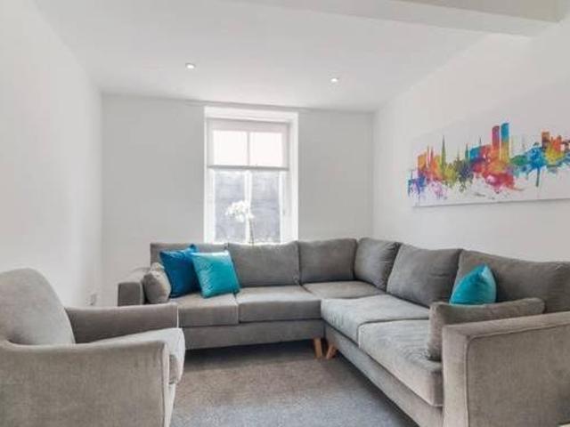 2 bedroom flat for rent in Castle Street City Centre Dundee DD1