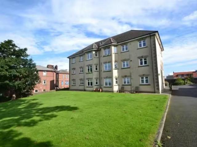 2 bedroom flat for rent in Castle Street, Irvine, North Ayrshi.