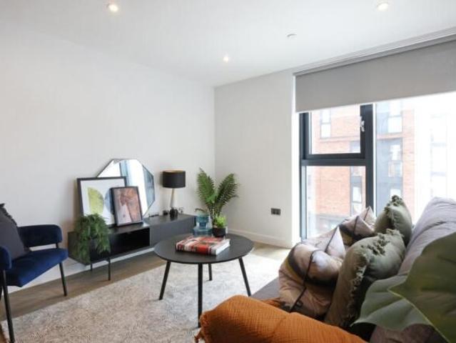 2 bedroom flat for rent in Castle Park View, Castle Street, Bristol, BS2 0ND, BS2