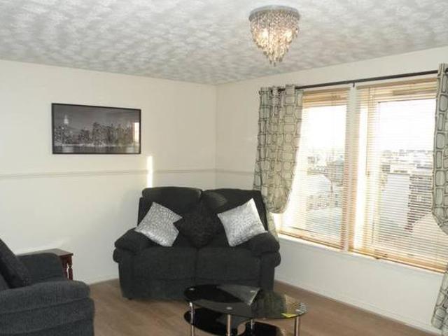 2 bedroom flat for rent in Castle Terrace Second Floor AB11