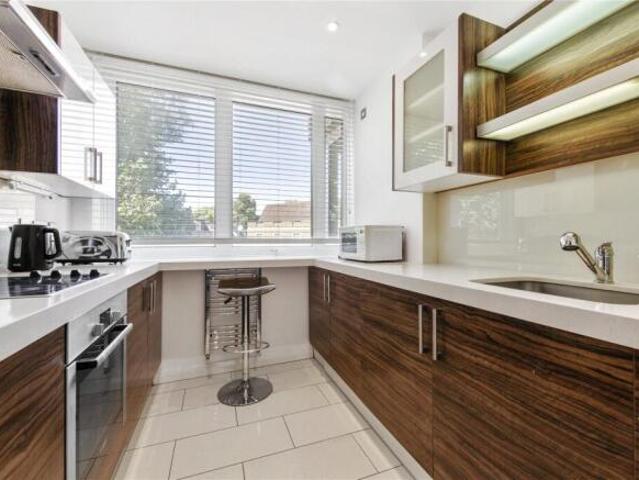 2 bedroom flat for rent in Castleacre, London, W2